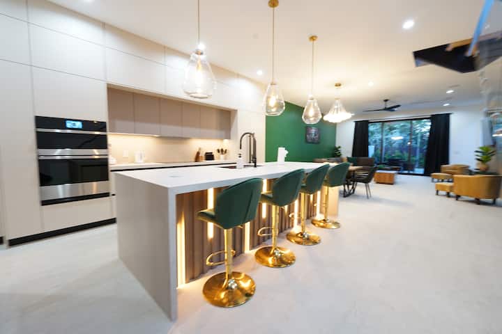 Luxury Jungle Oasis W/ Pool & Sauna Near Beach - Fort Lauderdale