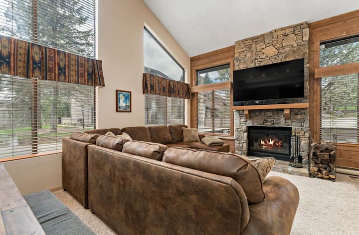 Ski In/out - Villages Sleeps 10 - Seven Springs, PA