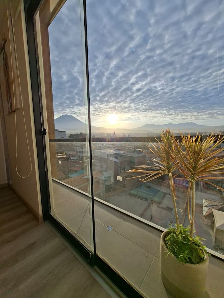 Walk To Center: Spacious 3br W/ Top Views - Arequipa