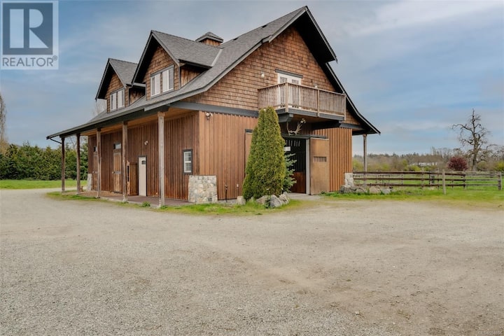 Little Lake Farm Guest Suite - North Saanich