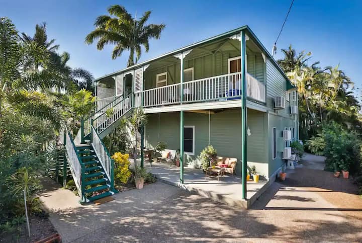 Ackers Cottage 2 - Lush Garden And Pool Nr Stadium - Townsville