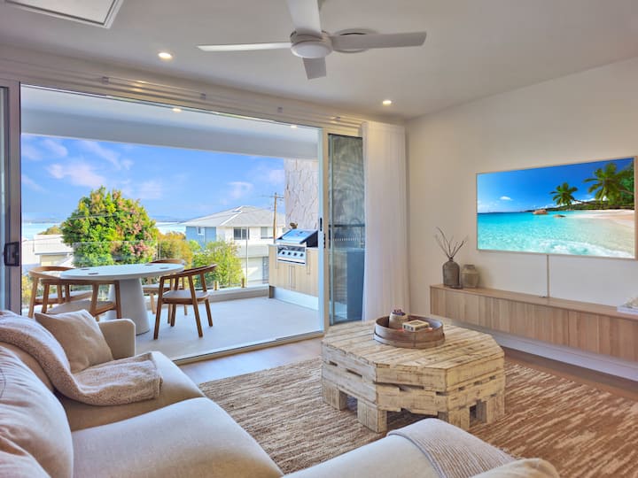 Lake View Luxury • Balcony W Bbq • Bike Storage - The Entrance