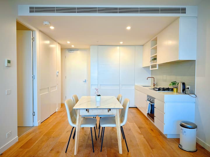 2bedroom+2bathroom Apartment Next To The Glen - Notting Hill