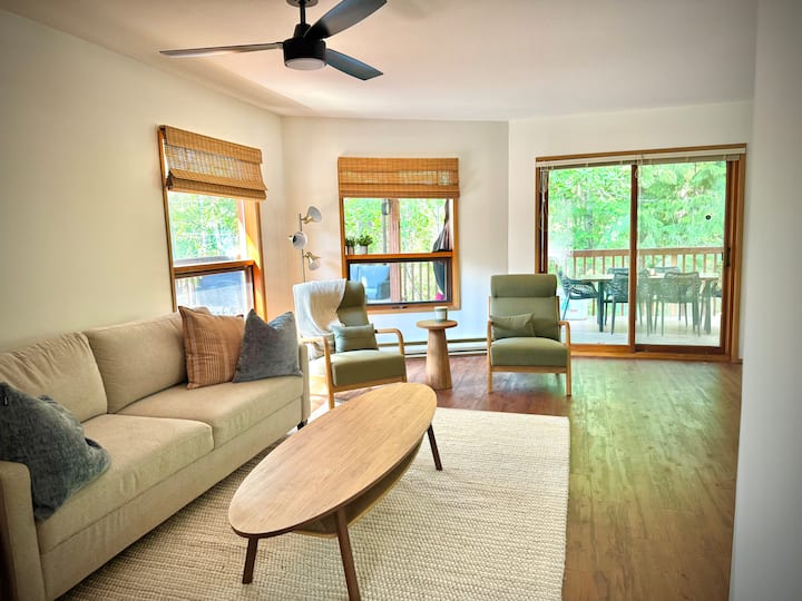 Lakefront Resort + Boat Slip On Mara Lake - Sicamous