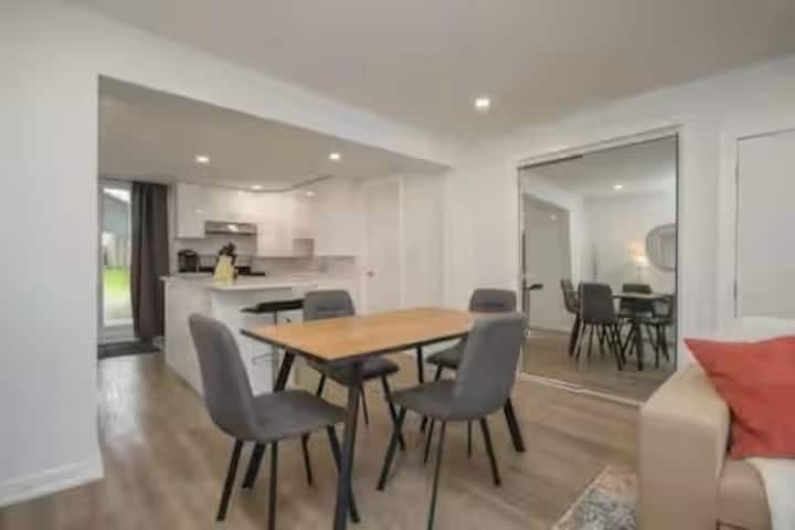 Beautiful 2 Br Duplex Apartment 10 Min To Downtown - Ottawa