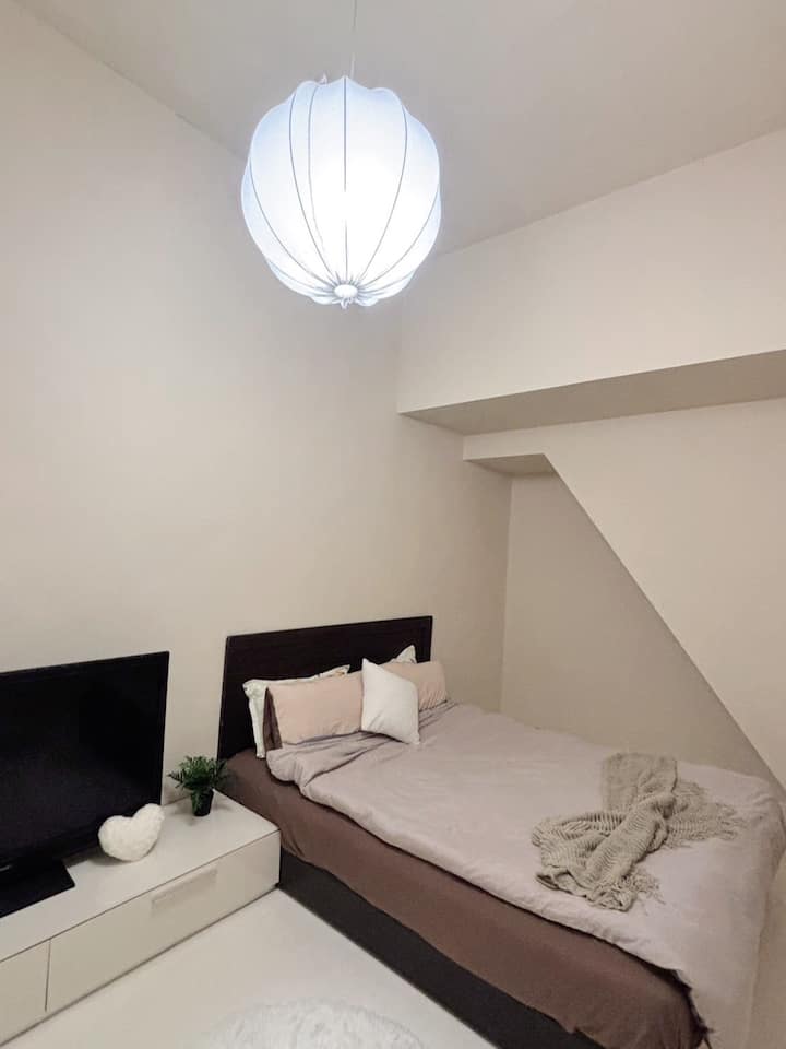 [奶油在奶茶裡]C奶油風極簡侘寂風全新裝潢兩人房信義區旁昆陽站4分 - Keelung City