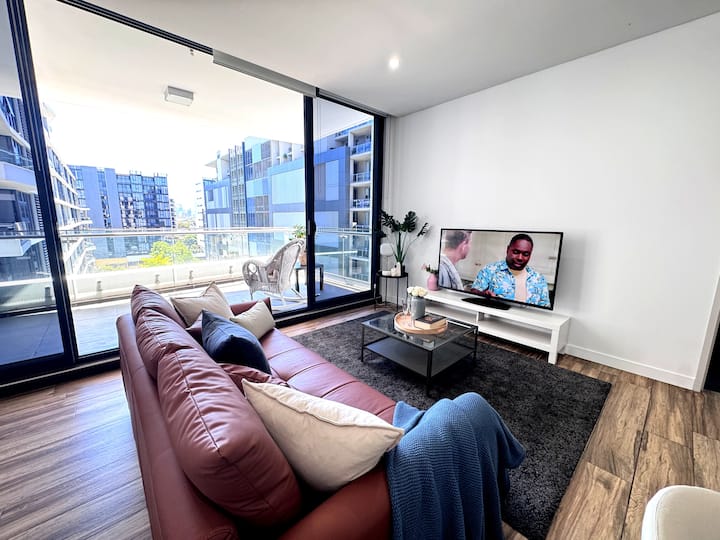 "2 Minutes To Train Station, Airport & Everywhere" - Rosebery