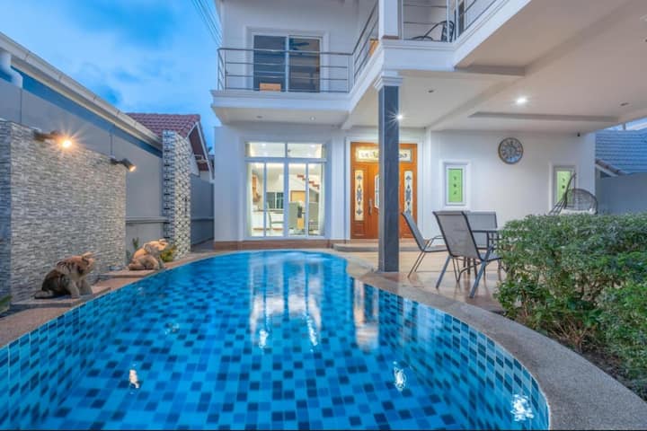 G Sunflowe Pool Villa Central - Thailand