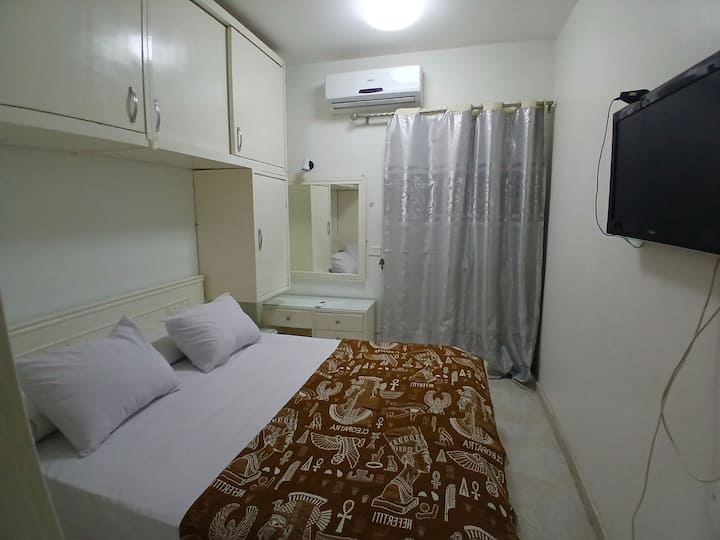 عرابيا امام فندق بيروت - Hurghada
