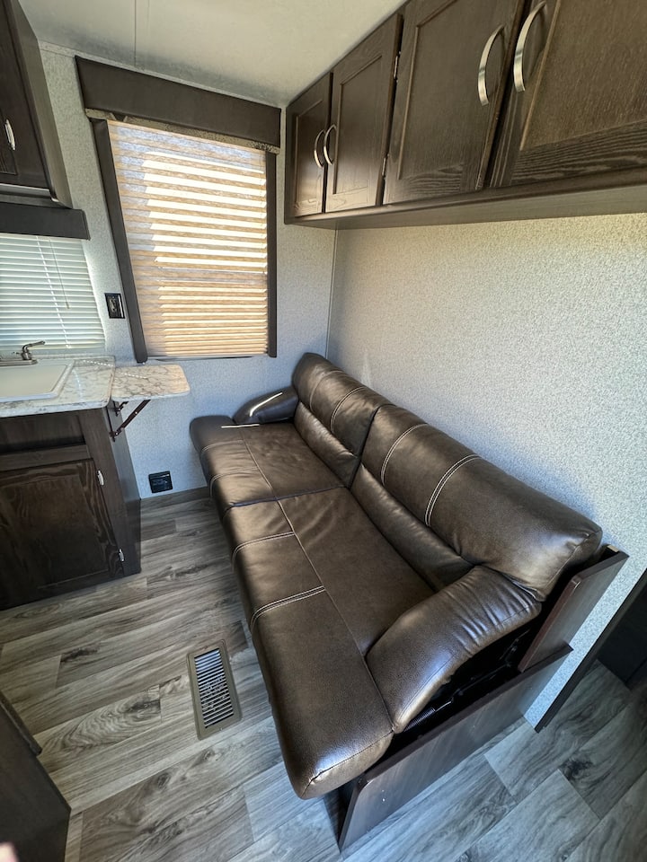 Cozy Camp Trailer - Santa Maria, CA