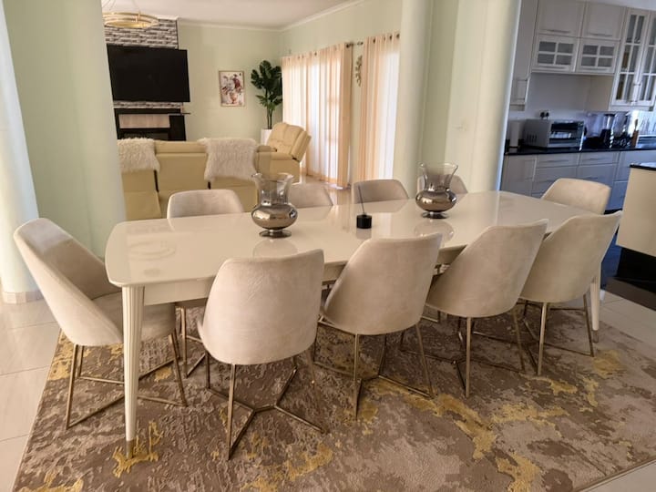 Elegant Quinnington Home - Harare