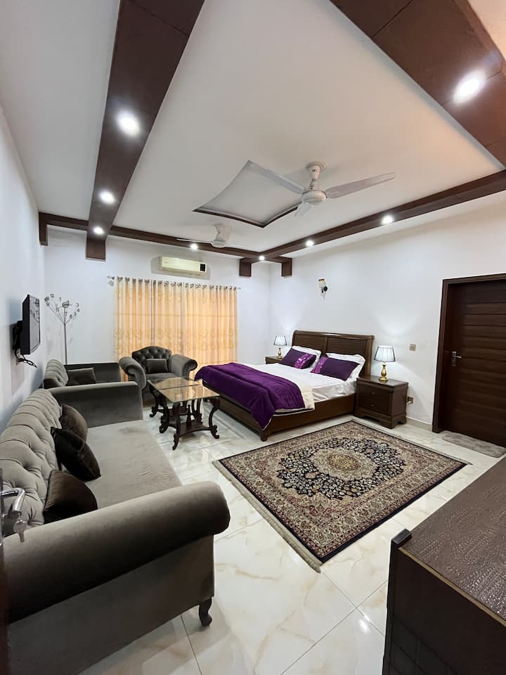 Home In Lahore
Luxurious House|2bhk|phase4|dha - Lahore