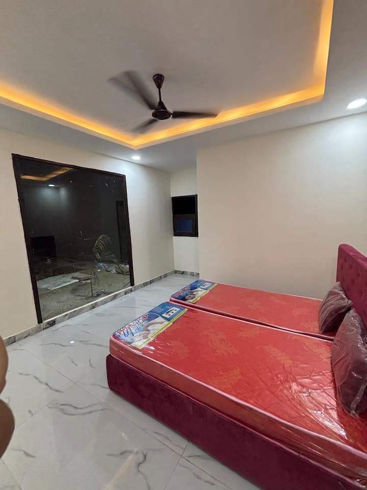 Vs Farmhouse & Swimming Pool - Noida