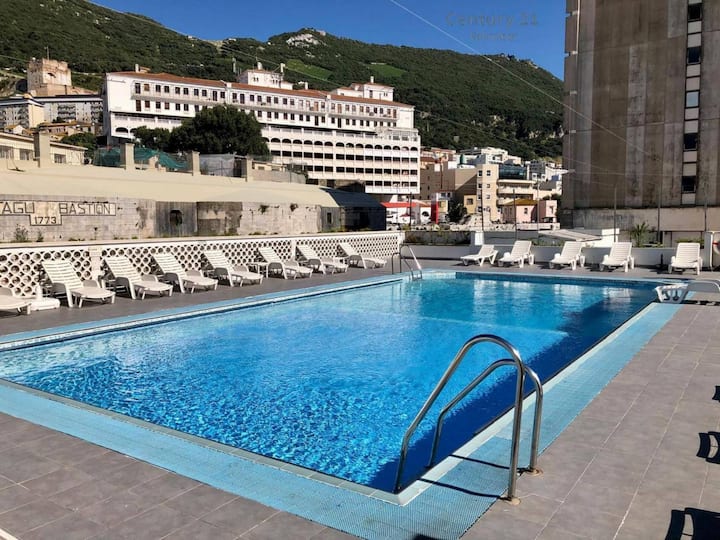 Modern Studio With Pool Access - Gibraltar