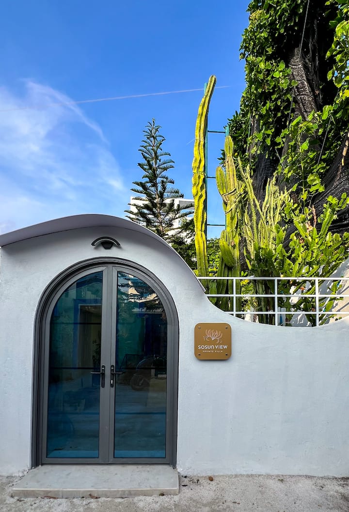 Elegant 4 Bedroom Private Villa - Maldives