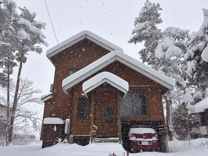 Snow Globe Cabin 
一棟貸し切りの別荘 - Hakuba