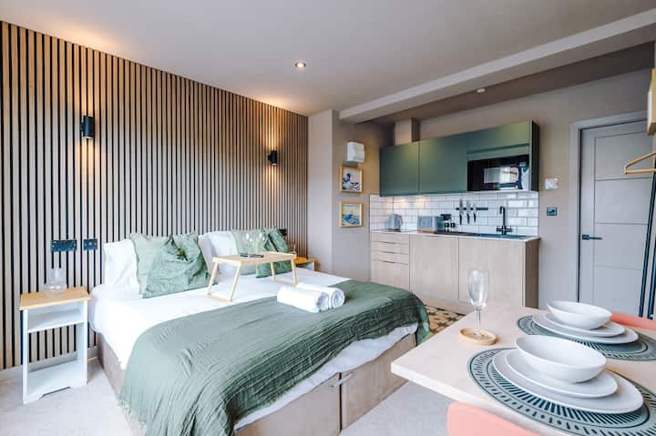 Stylish 1br Studio With Luxury Finishes - Llandudno