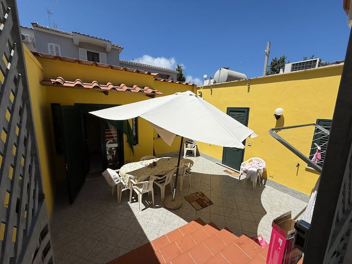 Ampio Appartamento Con Terrazzo - Ischia Porto