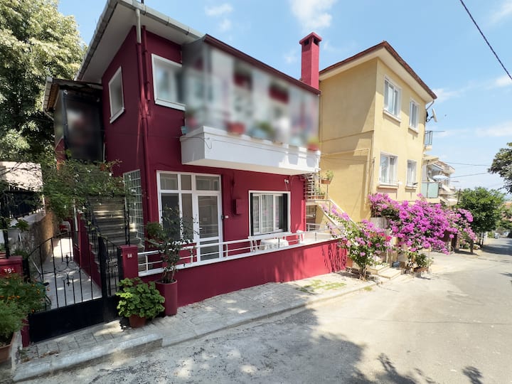 Central 2br House With Garden & Private Entrance - Adalar