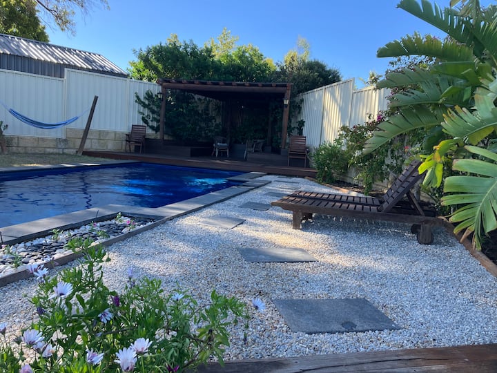 Bliss On The West Coast-lazy Days By The Pool - Joondalup