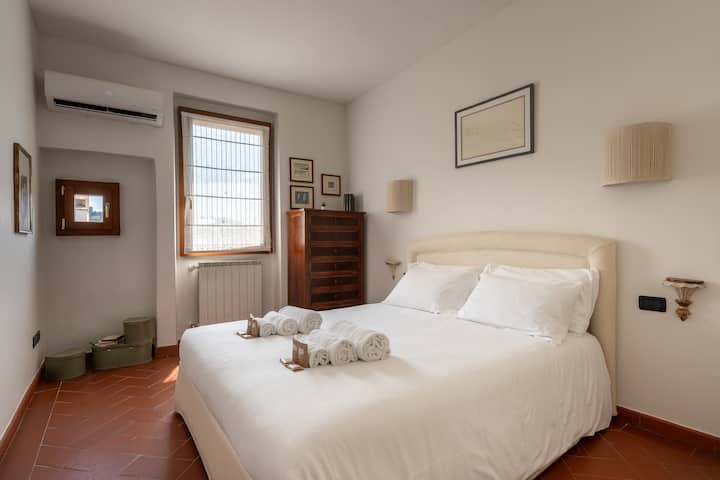 Borgo La Croce 1830 Heritage Apartment - Florencia