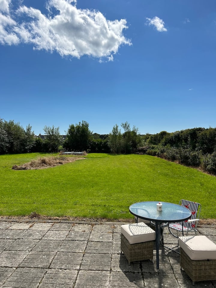 Beach & Golf 7 Min Walk Away. - Rosslare Harbour