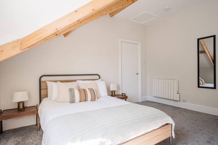2-bed · City Centre · Sleeps 4 - Cardiff
