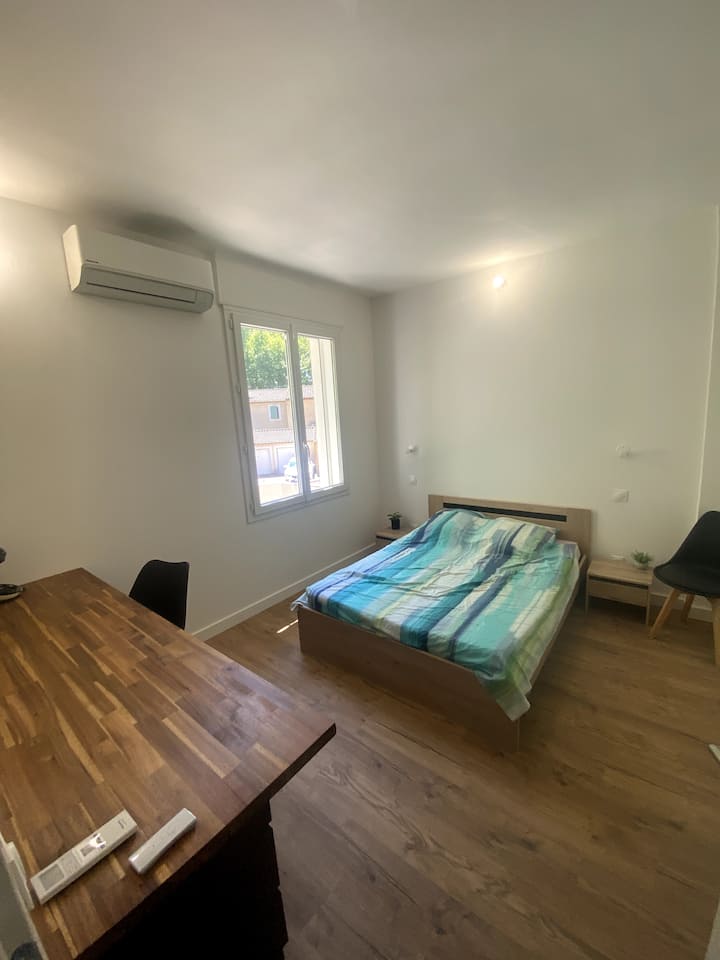 Chambre St Martin De Crau - Saint-Martin-de-Crau