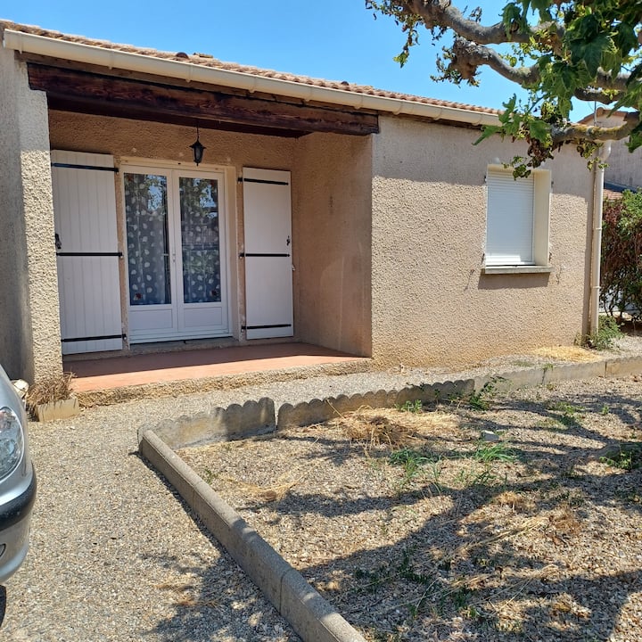 Maison Dans Village. 5 Couchages. Parking Privé - Minerve