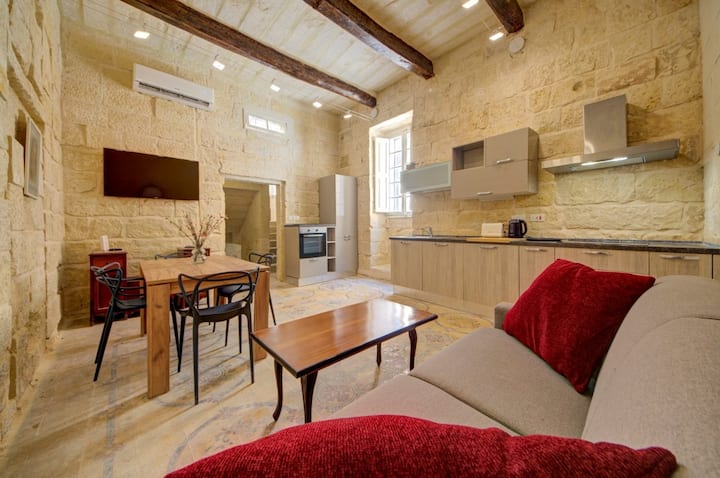 Ta' Zaren Townhouse In Siggiewi - Malta