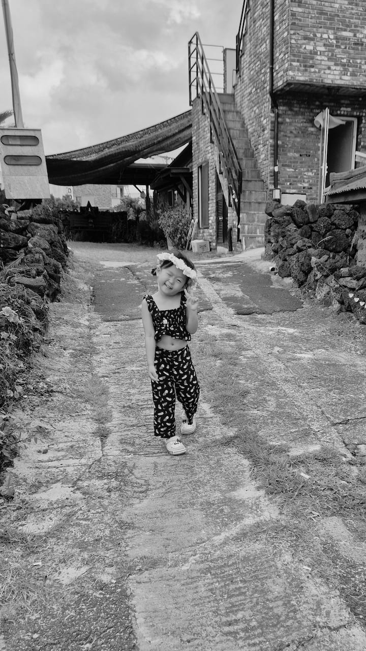 5. 제주 동쪽 세화해변 추억은 딩굴뒹굴  5호 - Jeju-si