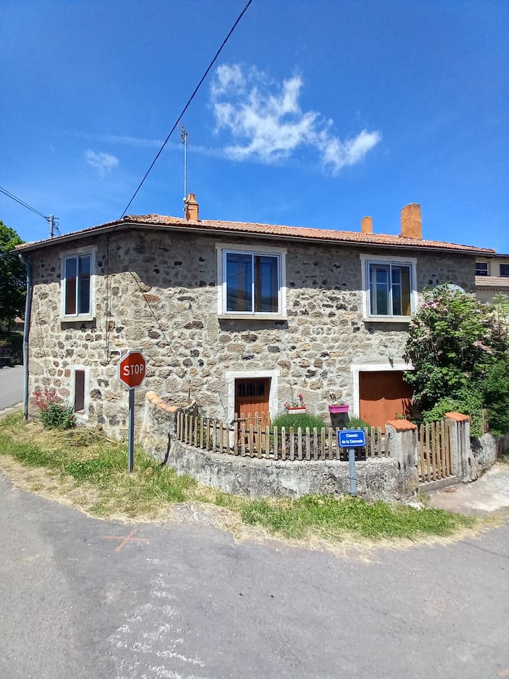 Loue Petite Maison En Pierre - Naussac