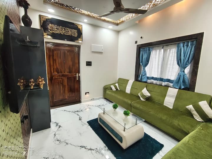 Galaxy Sparklz
2 Bhk, 3 Matress, Dine, Drg, 3 Bath - Hyderabad