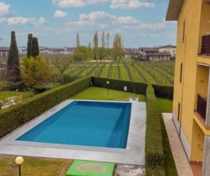 Residenza Adore Avec Piscine, Parking Et Wi-fi - Sirmione