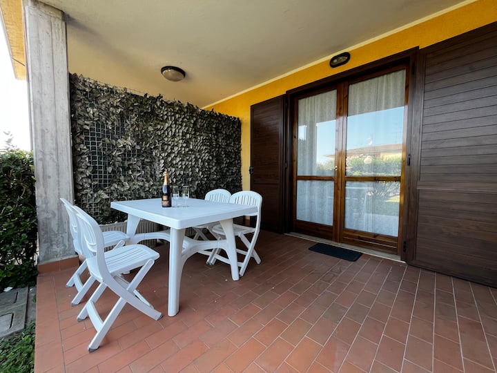 Residenza Adore Avec Piscine, Parking Et Wi-fi - Sirmione