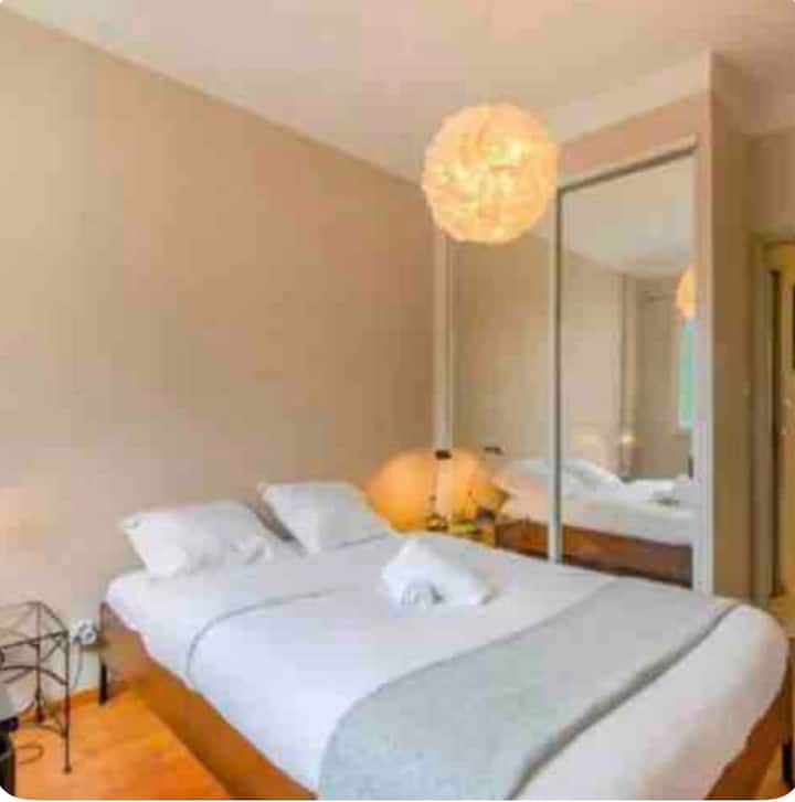 F2 Proche Parc, Plages Et Kedge Business School - Marseille