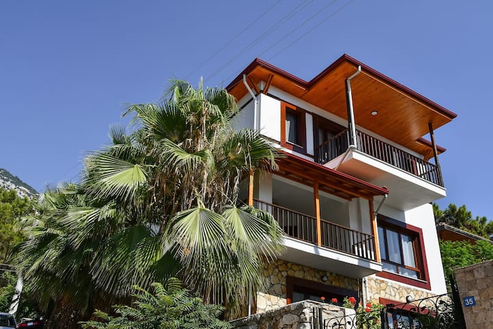 Kumluca Karaöz'de 3+1 Villa Yandan Deniz Manzaralı - Kumluca