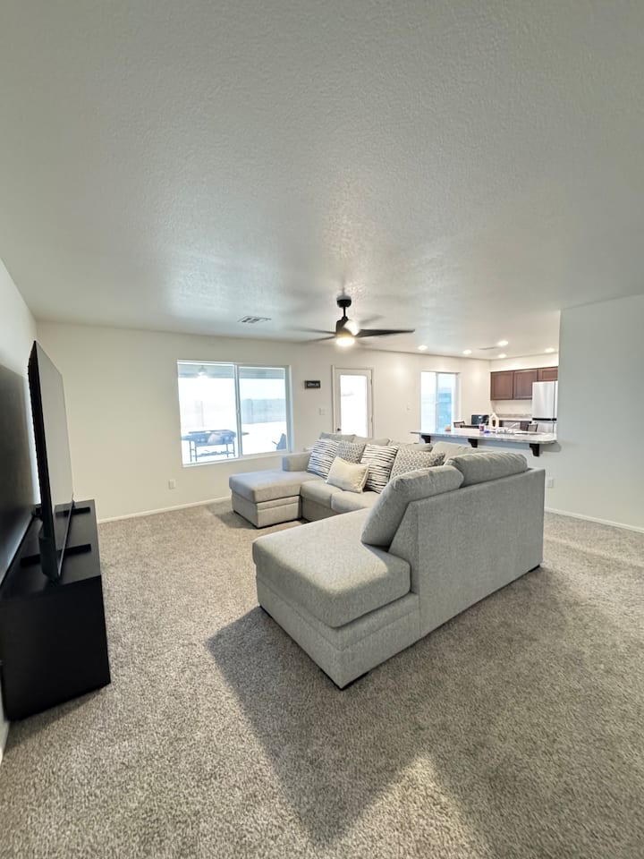 Family Friendly Home And Paws! - Yuma, AZ