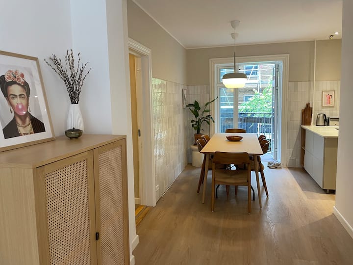 Familie Venlig Lejlighed
Med God Beliggenhed - Copenhaguen