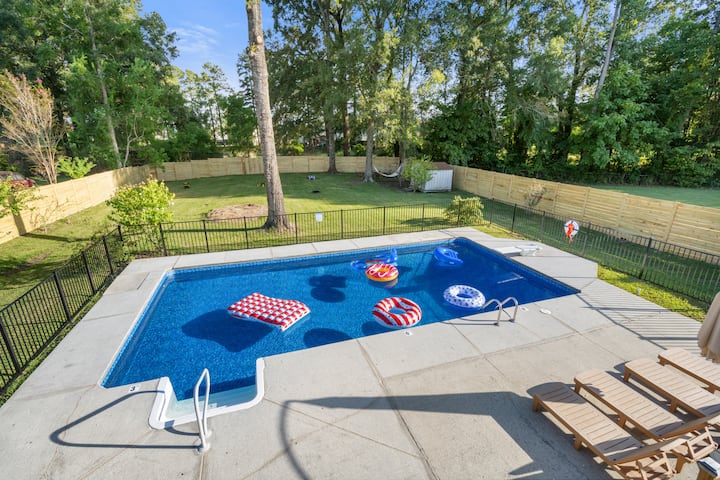 The Palmetto Pool House - Goose Creek, SC