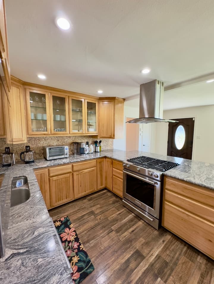 Spacious House Near The Beach - Redondo Beach, CA