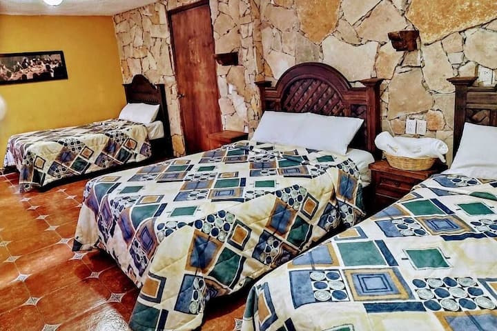 Habitacion Familiar De 3 Camas - San Cristóbal de Las Casas