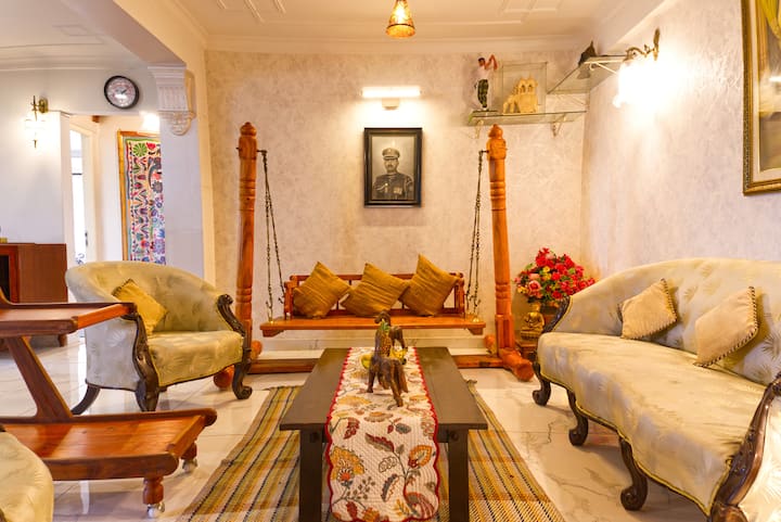 3 Br Borderman's Retreat In Center With Cook - Jaipur