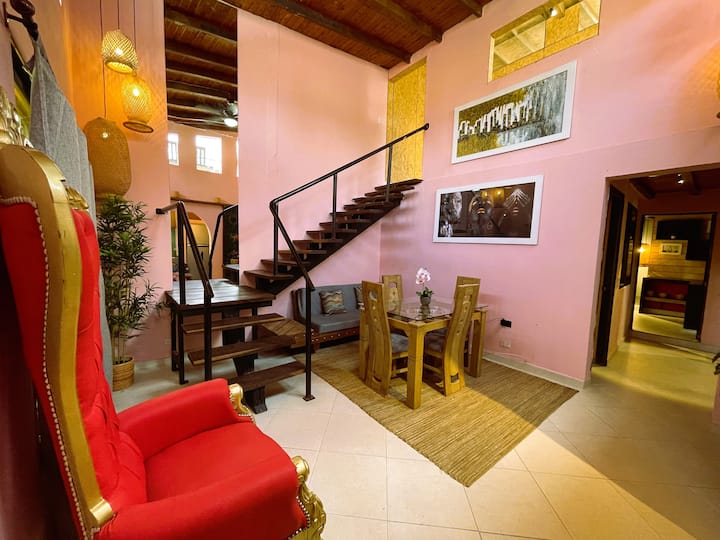 2 Story 3 Bedroom House With Rooftop Deck + View - Medellín