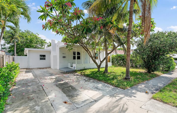 Best Location Studio In West Palm Beach - West Palm Beach, FL