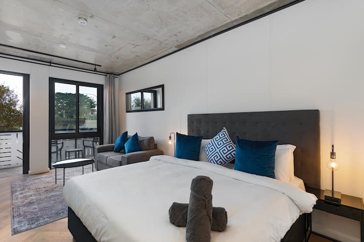 *50% Off* Self Check-in|aircon |Fast Wifi| Parking - Cape Town