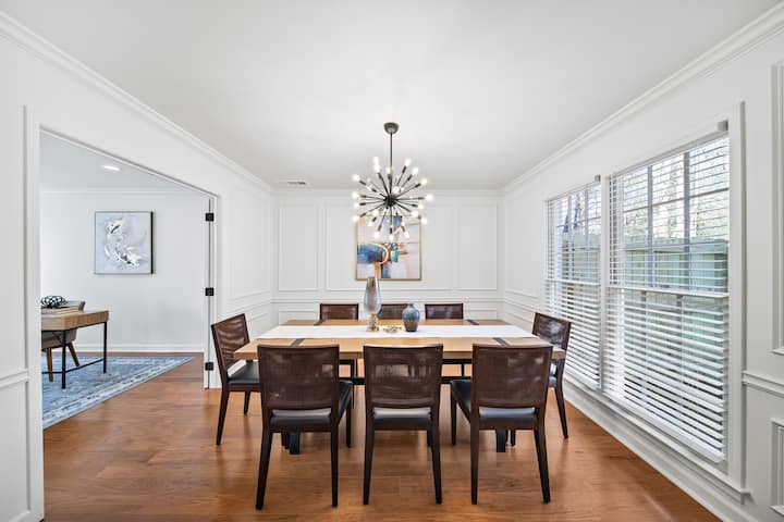 Luxury 4br | Pet-friendly, Fenced Yard + Office - Roswell, GA