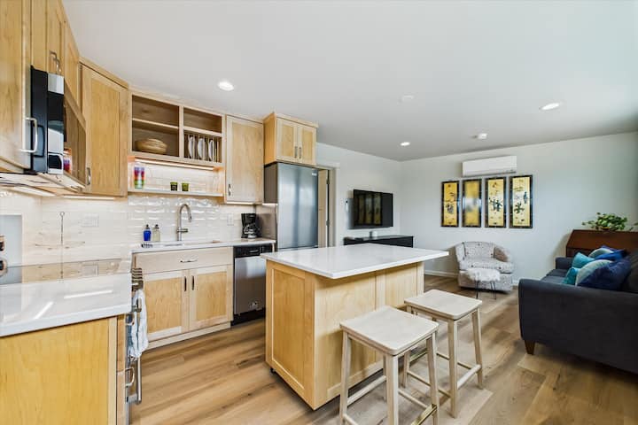 Coach House With Loft - Arcata, CA