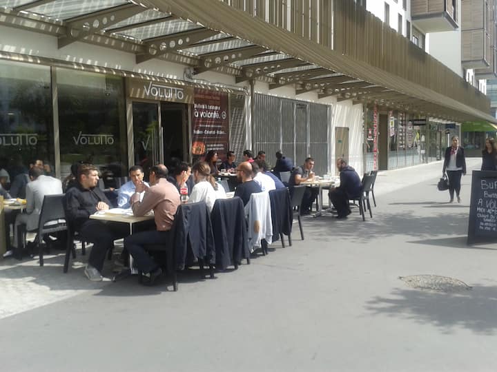 Studio Terrasse De L'arche. Pkg - Nanterre