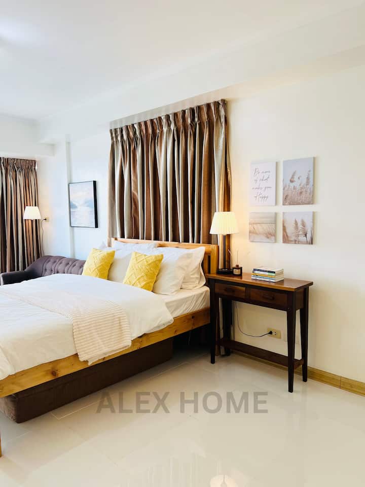 Alex Home|40.84sqm|city View|near Sm Aura|bgc - Taguig